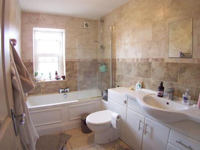 4 bedroom detached house for rent in Chapel Lane, Leeds, LS6