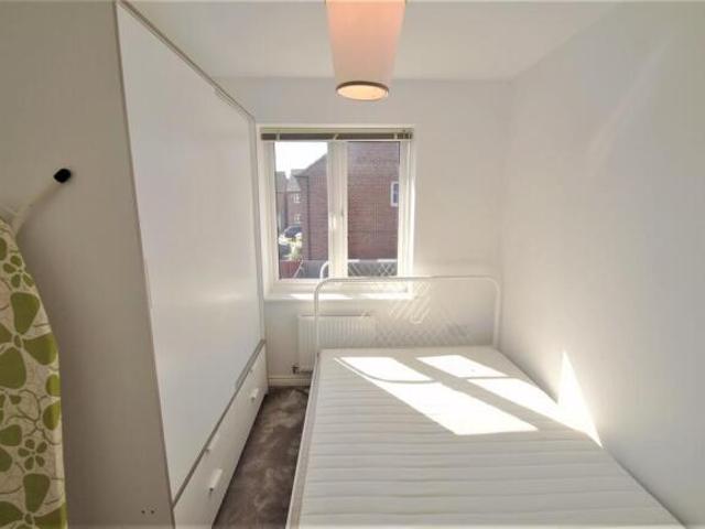 4 bedroom detached house for rent in Cheshire Close, Coventry, CV3 1PT, CV3