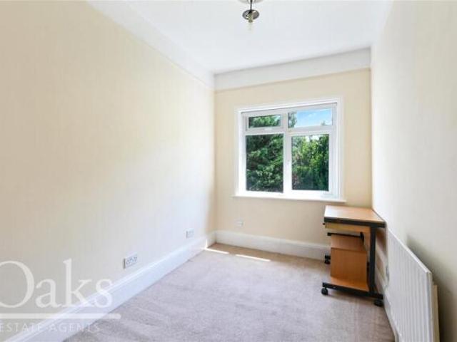 4 bedroom detached house for rent in Cheyne Walk, Addiscombe, CR0