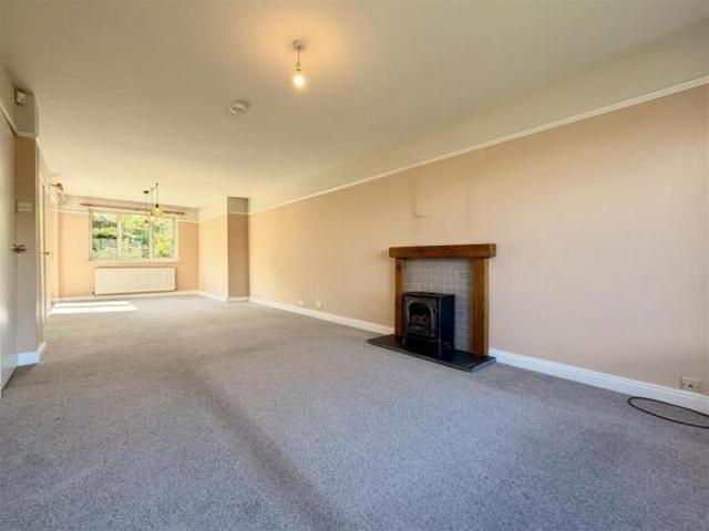 4 bedroom detached house for rent in Cliffe Farm Drive, Sheffield, S11