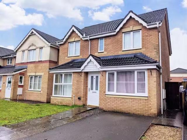 4 bedroom detached house for rent in Clos Springfield, Talbot.