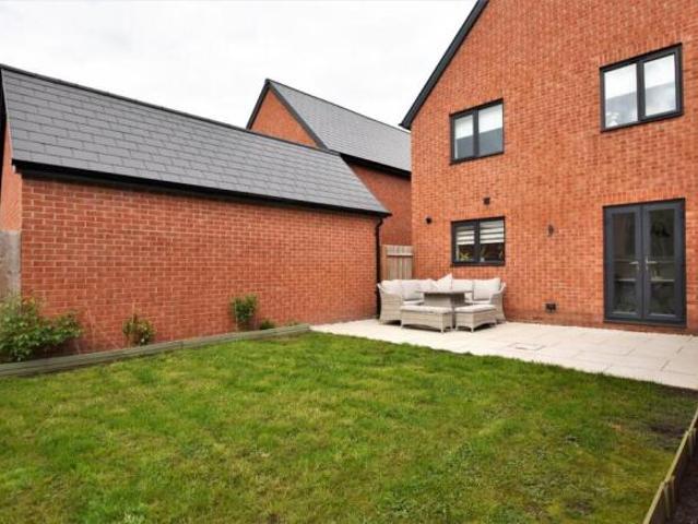 4 bedroom detached house for rent in Cromwell Road, Innsworth, GL3