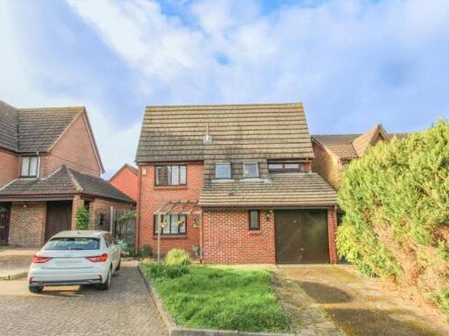 4 Bedroom Detached House For Rent In Croydon