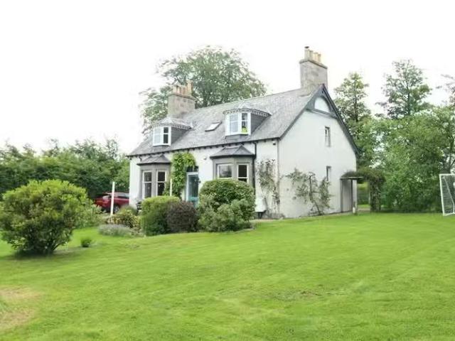 4 bedroom detached house for rent in Culter House Road, Millti.