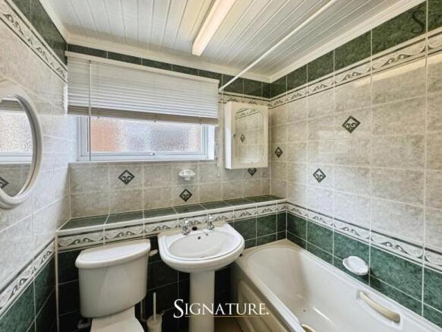 4 bedroom detached house for rent in Angus Close, Thurnby, LE7