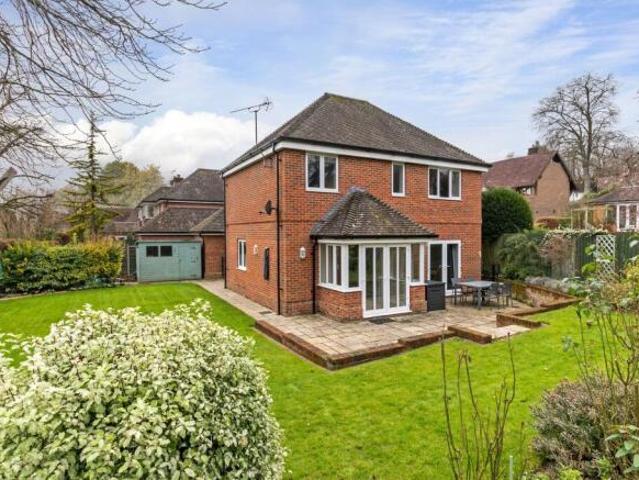 4 bedroom detached house for rent in Airlie Road, Winchester, SO22