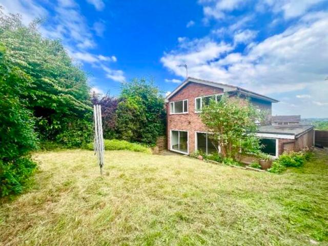 4 bedroom detached house for rent in Alms Hill Glade, Sheffield, S11