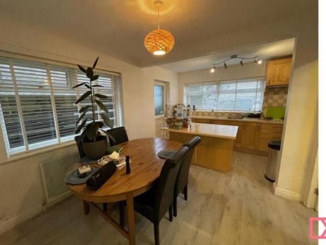 4 bedroom detached house for rent in Alms Hill Road, Ecclesall, Sheffield, S11