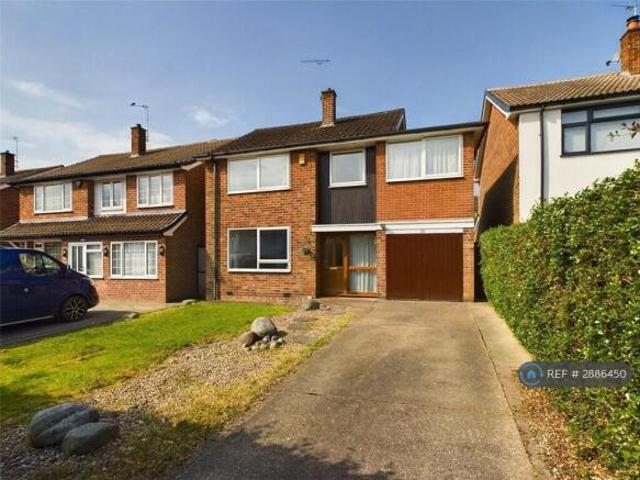 4 bedroom detached house for rent in Ashchurch Drive, Wollaton, NG8