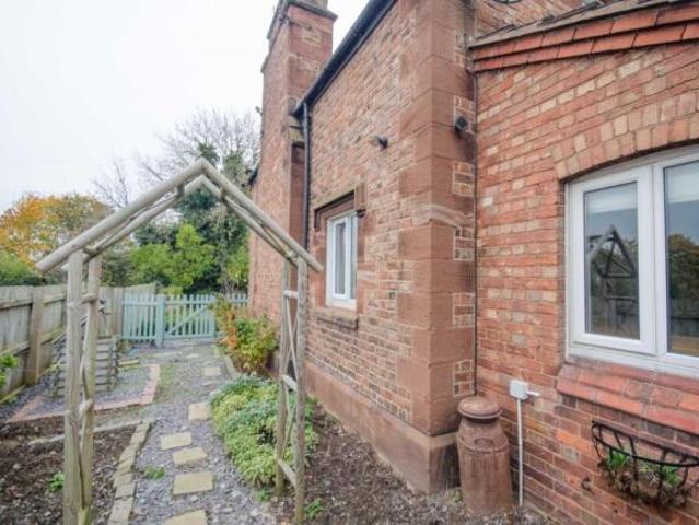 4 bedroom detached house for rent in Ashgrove Farm, Wrexham Road, Chester, CH4
