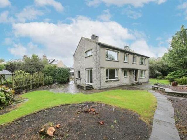 4 Bedroom Detached House For Rent In Ashford in the water, Bakewell