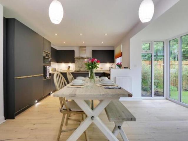 4 bedroom detached house for rent in Aspen Road, Oughtibridge, Sheffield, S35