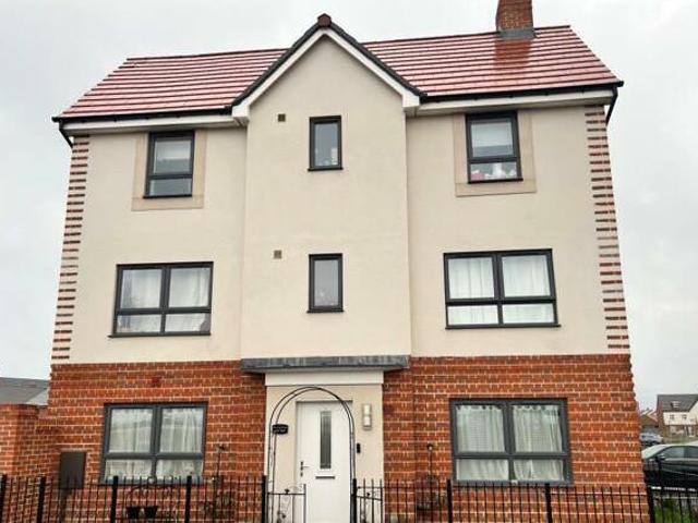 4 Bedroom Detached House For Rent In Aylesbury
