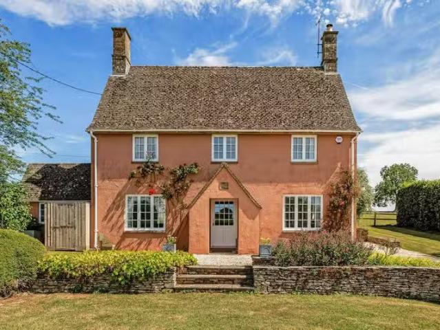 4 bedroom detached house for rent in Bowldown Road Westonbirt.