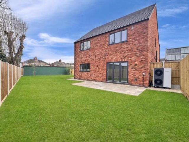 4 bedroom detached house for rent in Bowling Green Close, Blaby, LE8