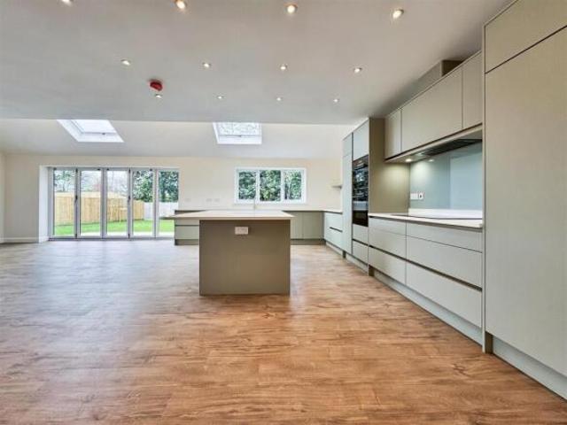 4 bedroom detached house for rent in Bowling Green Close, Blaby, LE8