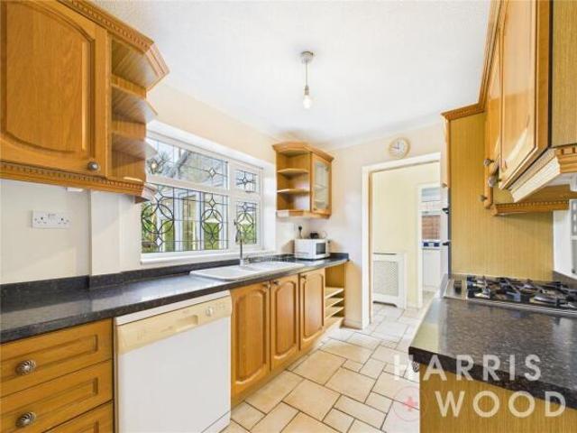 4 bedroom detached house for rent in Bodmin Road, Chelmsford, Essex, CM1