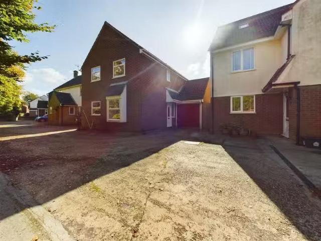 4 bedroom detached house for rent in Bailey Dale, Stanway, CO3