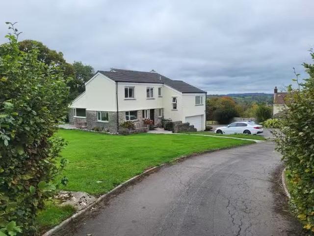 4 bedroom detached house for rent in Bakers Lane, Chilcompton.