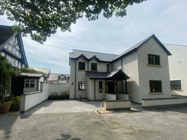 4 bedroom detached house for rent in Barton Road Worsley M28