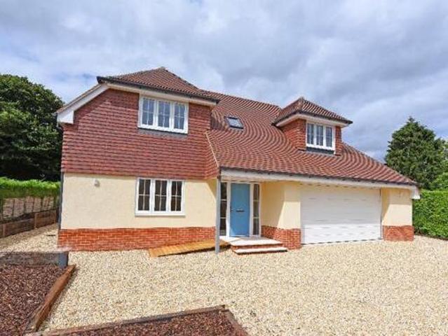 4 Bedroom Detached House For Rent In Basingstoke, Hampshire