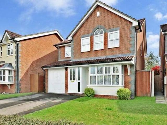 4 bedroom detached house for rent in Bedgebury Close Rochester ME1