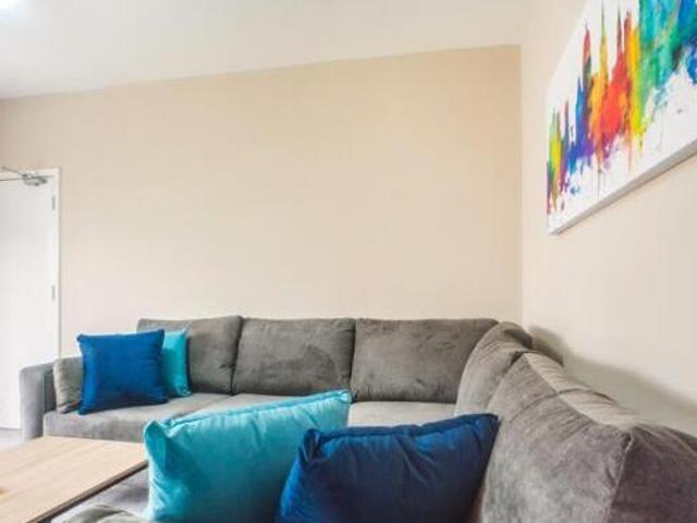 4 Bedroom Detached House For Rent In Beeston, Nottingham
