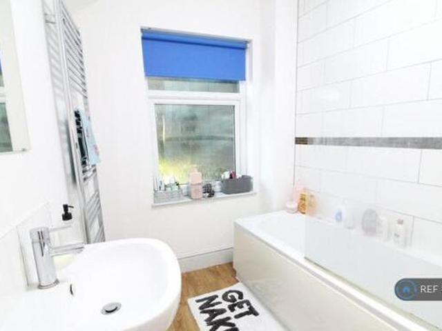 4 Bedroom Detached House For Rent In Beeston, Nottingham