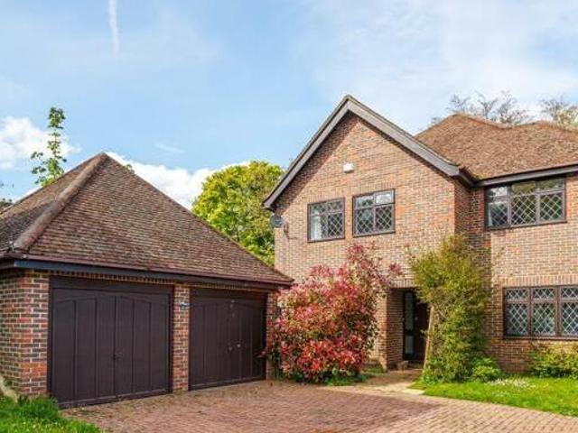 4 Bedroom Detached House For Rent In Berkshire