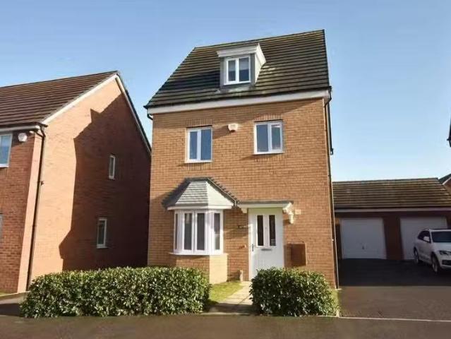 4 bedroom detached house for rent in Berry Maud Lane, Shirley.