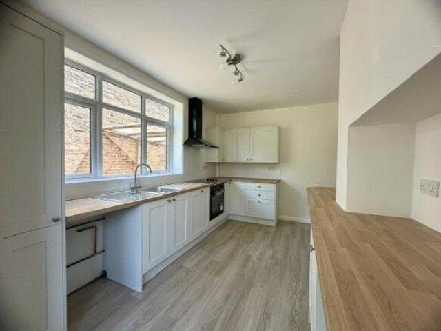 4 bedroom detached house for rent in Bitterne Way, Southampton, Hampshire, SO19