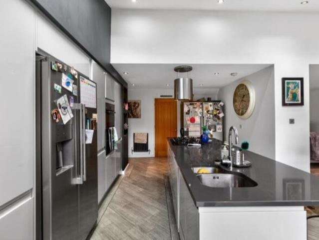 4 bedroom detached house for rent in Birk Crag Court, Harrogate, HG3 2GH, HG3