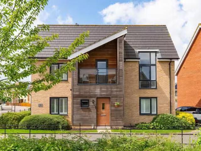 4 bedroom detached house for rent in Bisley Crescent, Upper Ca.