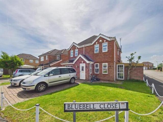 4 bedroom detached house for rent in Bluebell Close, LN5