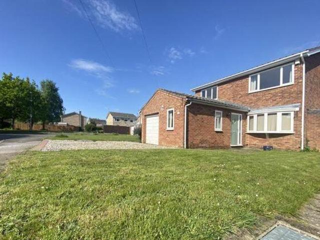 4 Bedroom Detached House For Rent In Bluntisham