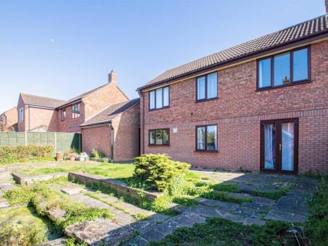 4 bedroom detached house for rent in Blackmoor Gate, Furzton, Milton Keynes, MK4