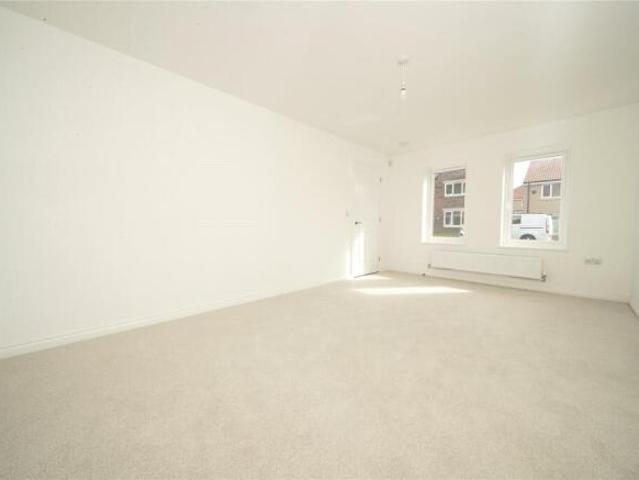 4 bedroom detached house for rent in Blenheim Close, Silksworth, SR3