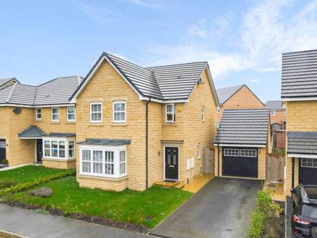 4 Bedroom Detached House For Rent In Bramhope, Leeds
