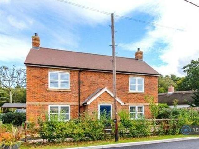 4 Bedroom Detached House For Rent In Bransgore, Christchurch