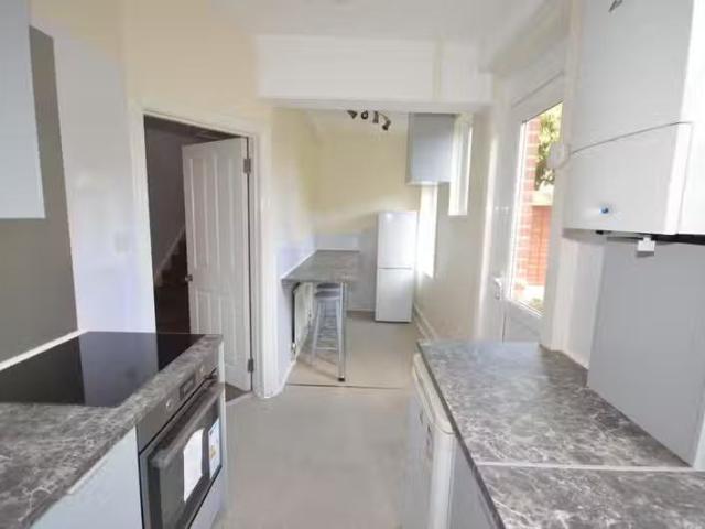 4 bedroom detached house for rent in Brassey Road, Winton, Bou.