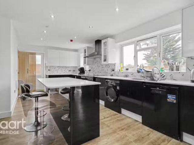 4 bedroom detached house for rent in Bridge Road, Ely, CB6