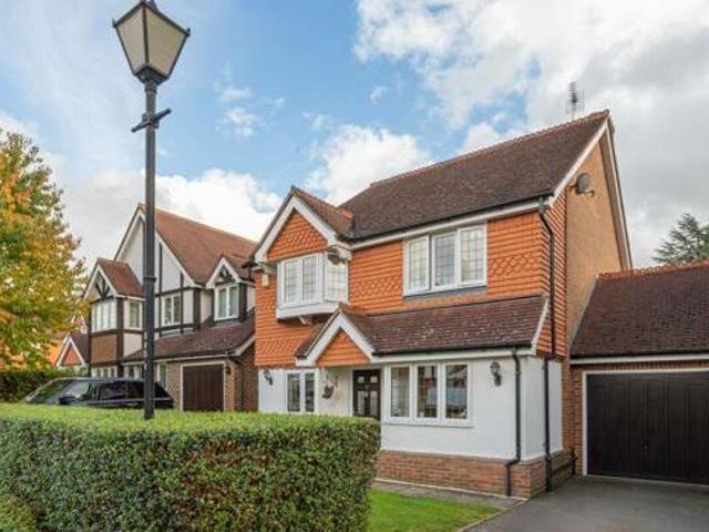 4 Bedroom Detached House For Rent In Bromley