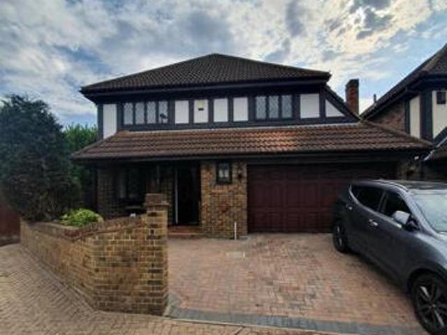 4 Bedroom Detached House For Rent In Bromley, Kent