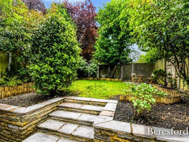 4 bedroom detached house for rent in Burntwood, CM14