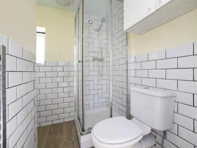 4 bedroom detached house for rent in Goldhawk Road, London, W12