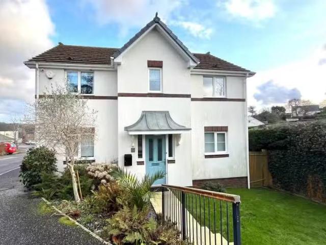 4 bedroom detached house for rent in Goodwood Park Road, North.