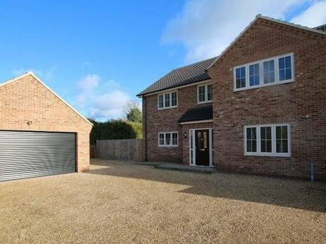 4 bedroom detached house for rent in Gaskin Way Attleborough Norfolk NR17