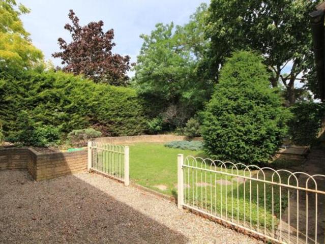 4 bedroom detached house for rent in Glebe Road, Reading, Berkshire, RG2