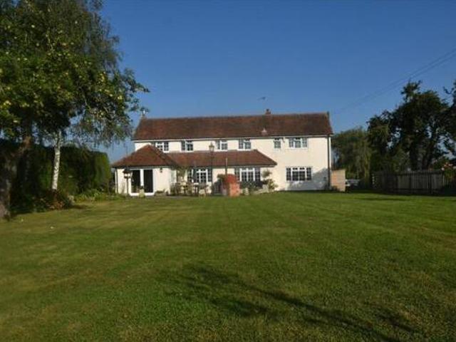 4 Bedroom Detached House For Rent In Gloucester, Gloucestershire