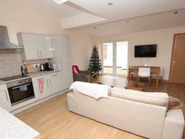 4 bedroom detached house for rent in Gloucester Road Bristol BS7